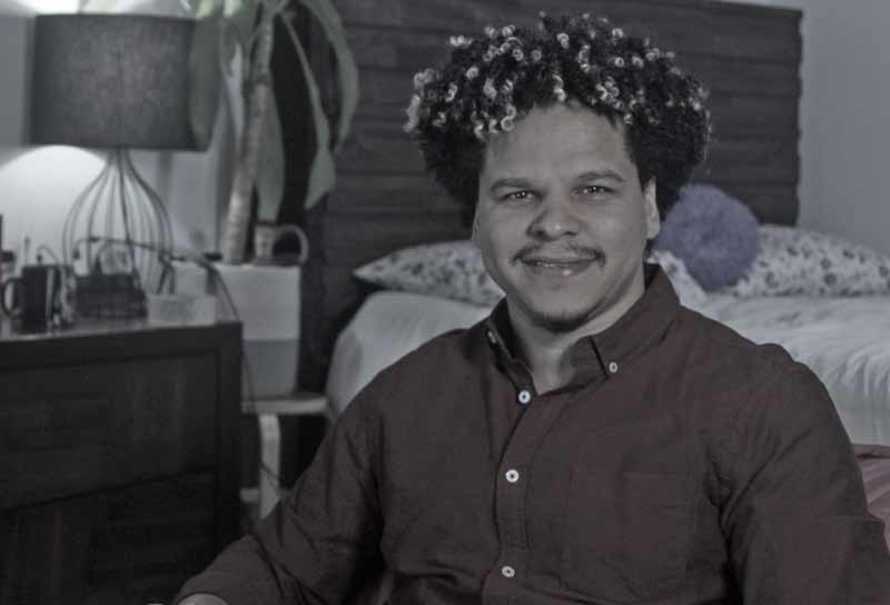 Beto Cruz presenta su primera obra literaria titulada "#SinSalir ...