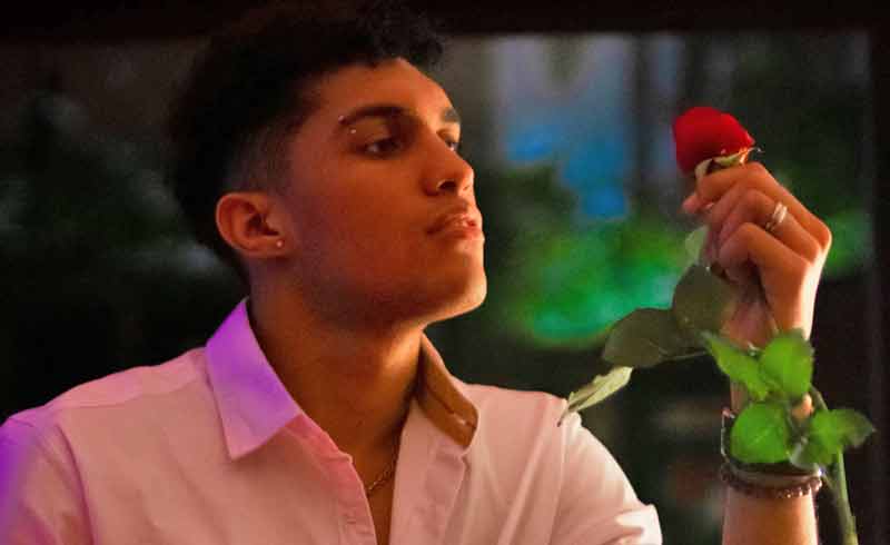 Sandoval presenta su nuevo sencillo y videoclip “Una Noche ...