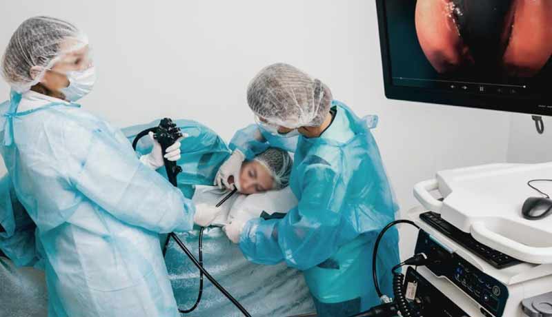 La endoscopía, un procedimiento seguro envuelto en mitos y miedos ...
