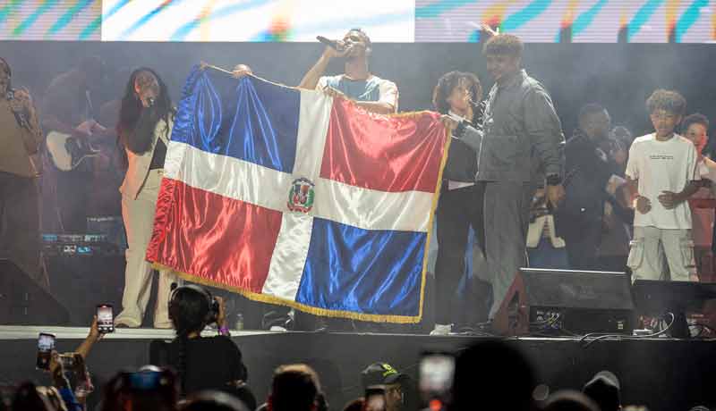 Barak llena de fe, música y solidaridad el Estadio Quisqueya en ...
